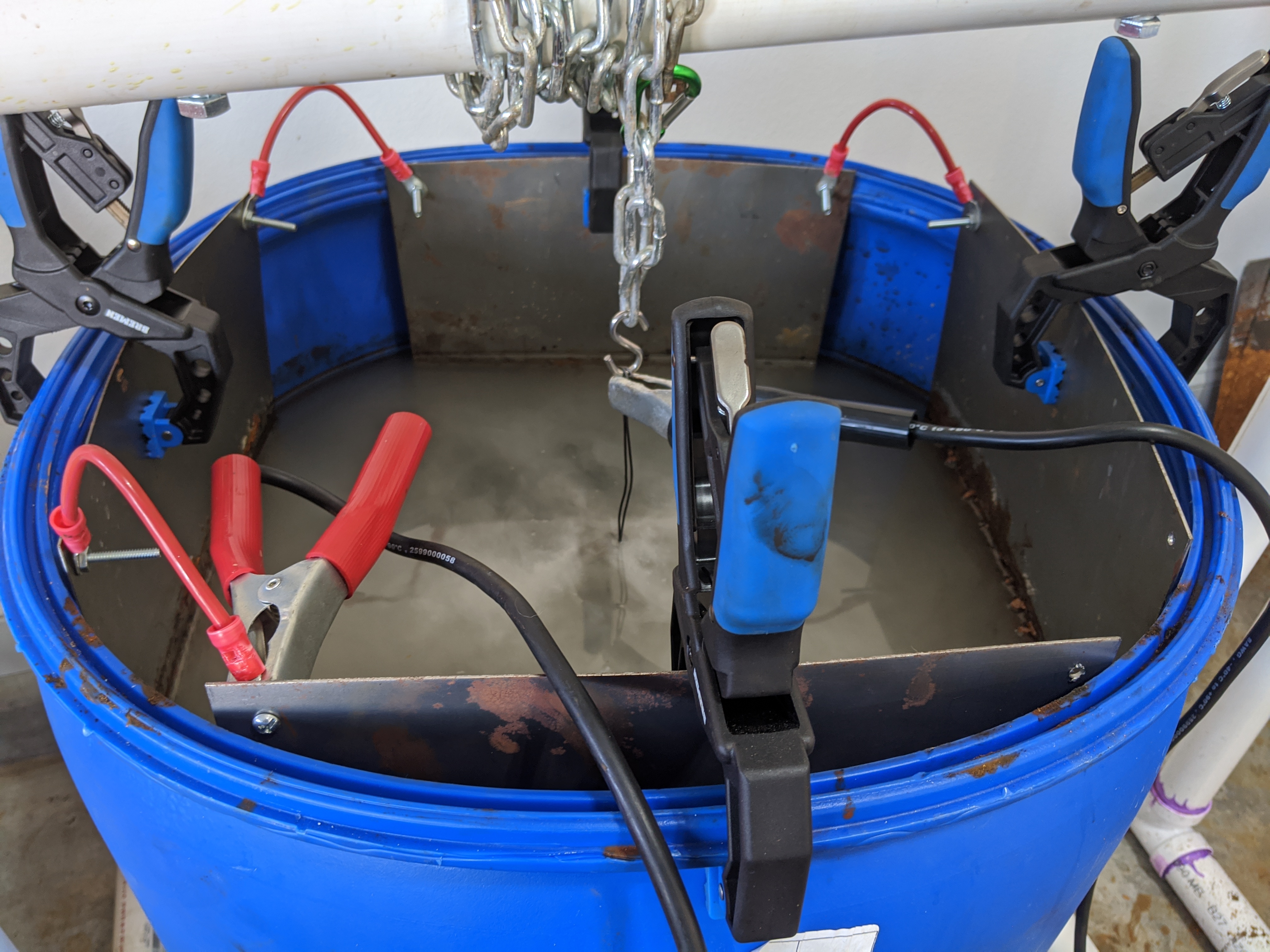 Restoring Cast Iron Pans part 4: Building a 55 gallon electrolysis tank ...